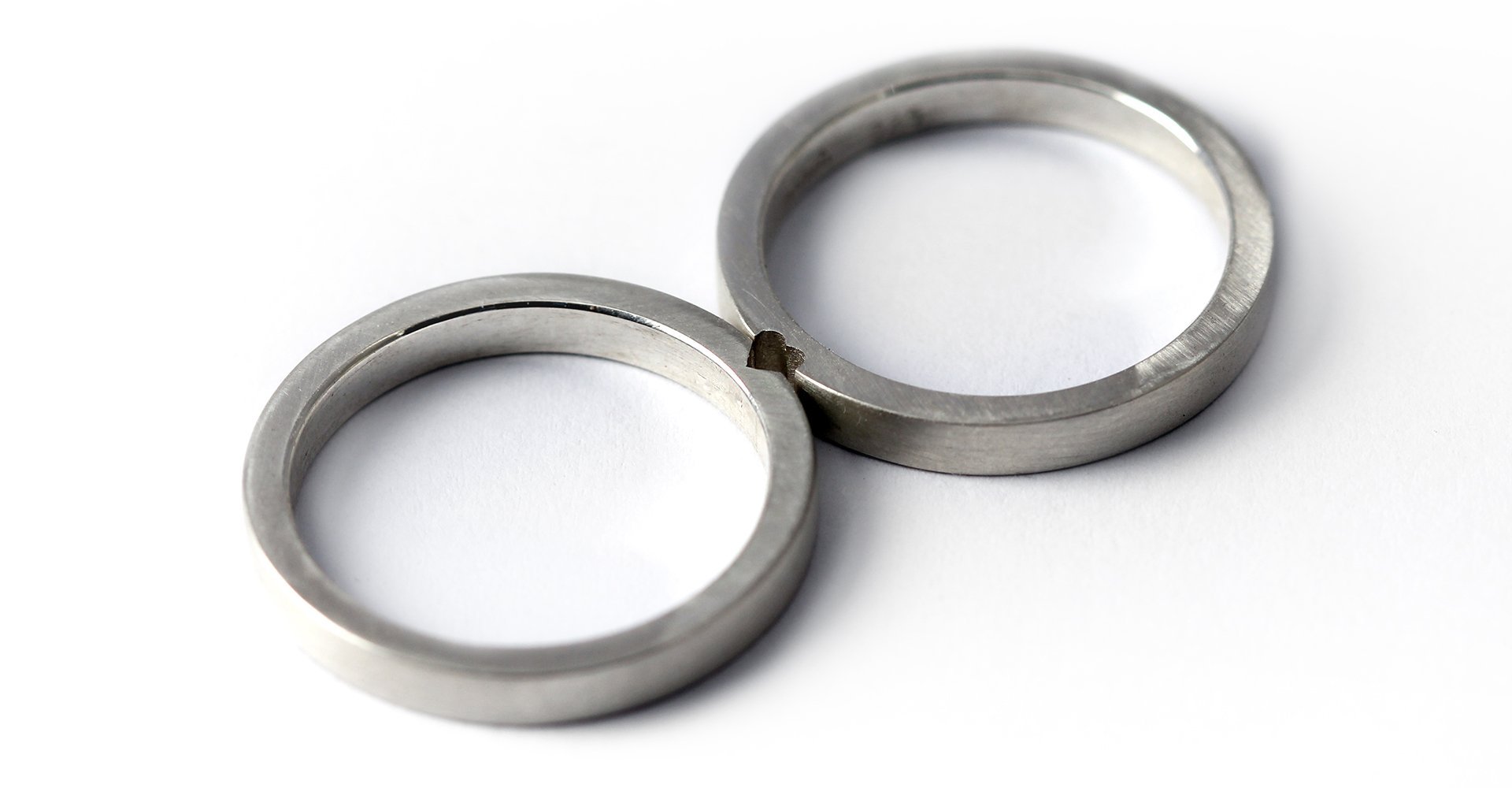 Hand in hand wedding ring set for Couples with a matching split Heart ...