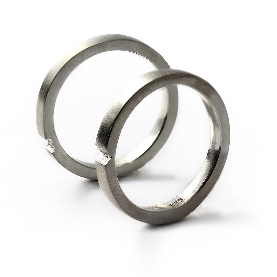 Hand in hand wedding ring set for Couples with a matching split Heart ...